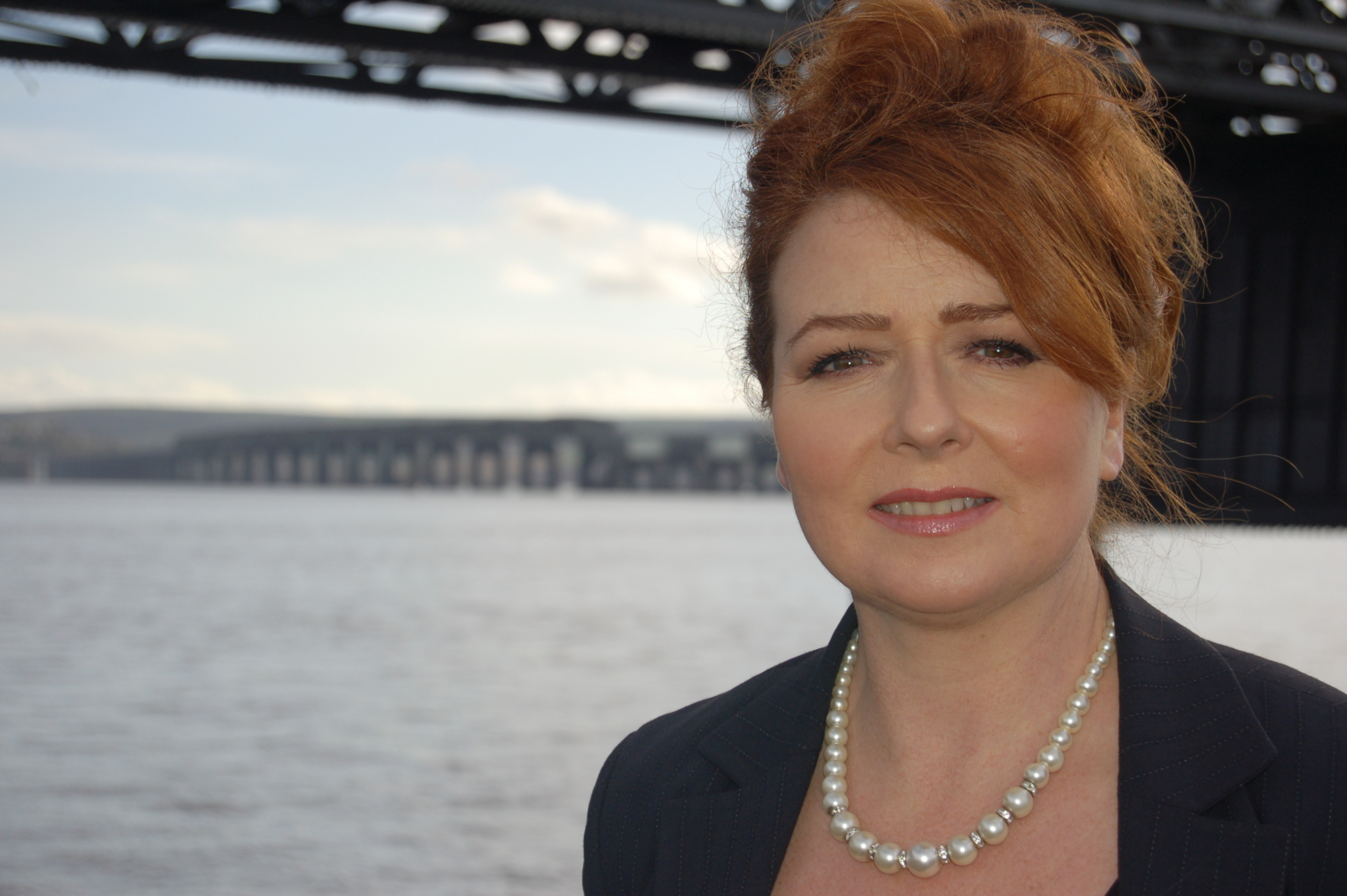 alison-burns-at-tay-rail-bridge-3 | Beneath The Wood Sanctuary